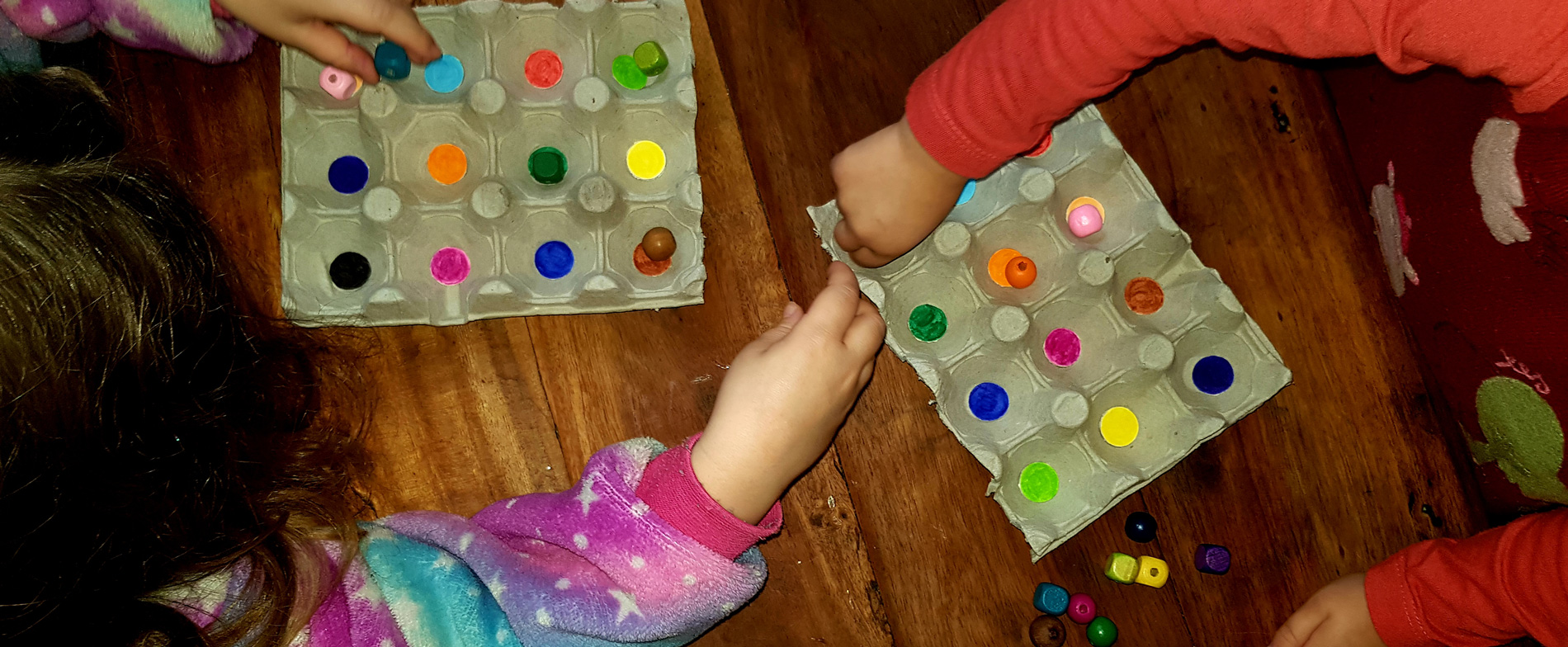 DIY jeu des couleurs avec une boîte à œufs - Esquisses d'Adélaïde