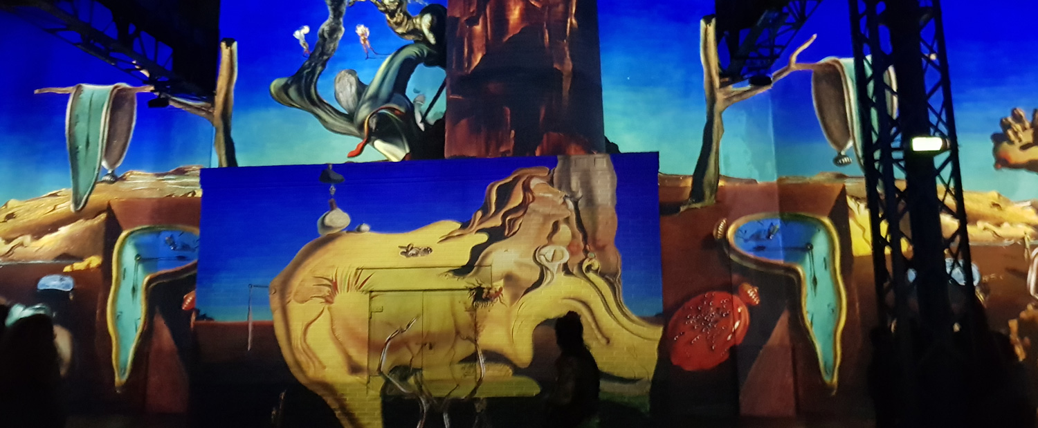 Dali, exposition immersive à l'Atelier des Lumières avec les enfants