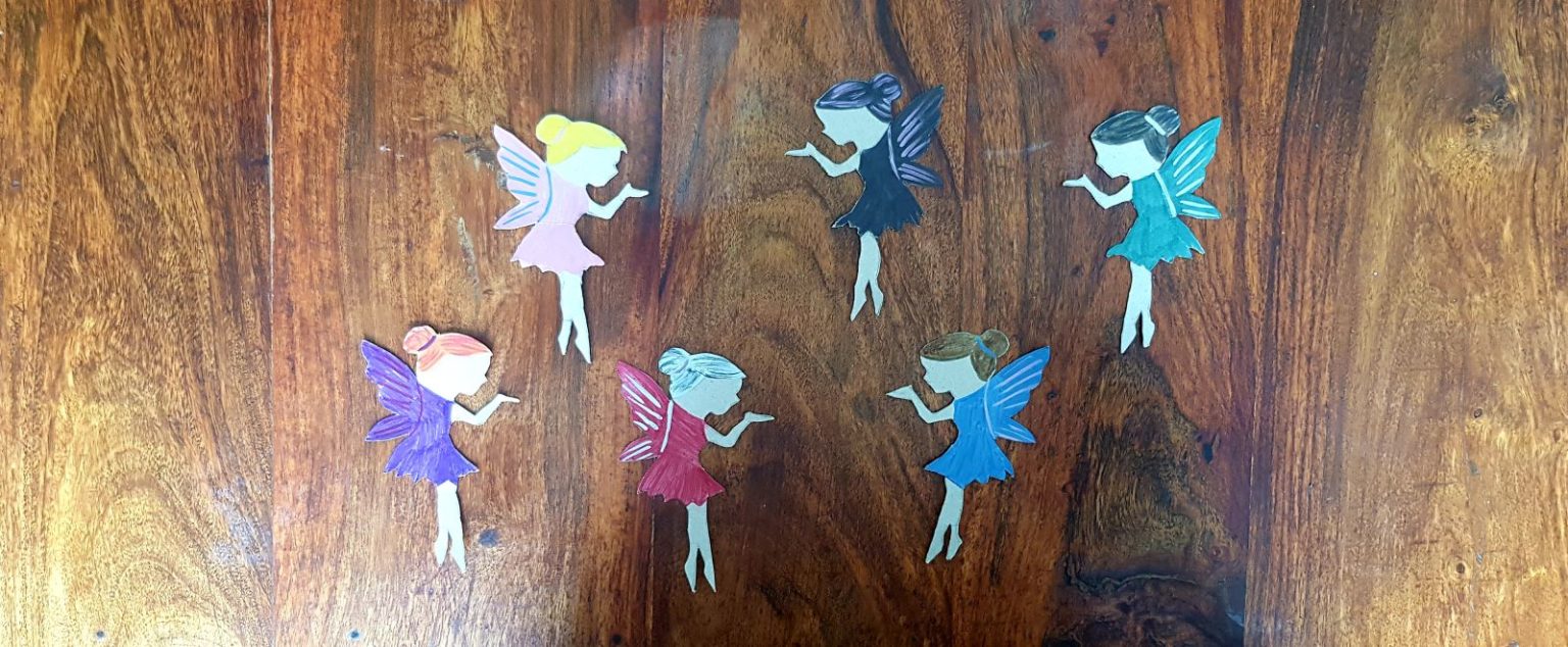 Création de fée en carton : la famille féerique - Esquisses d'Adélaïde