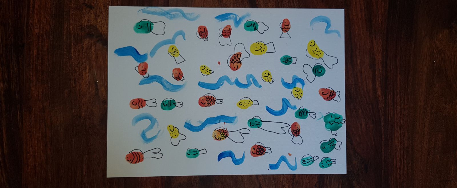 Peinture au doigt : le banc de poissons - Esquisses d'Adélaïde